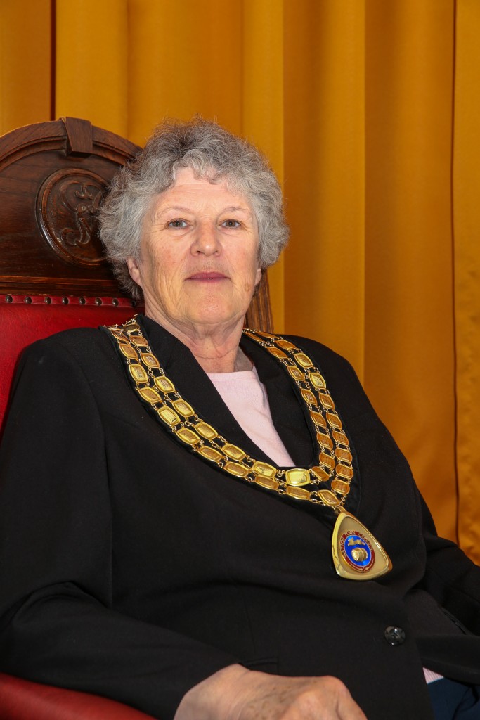 Beryl Bunning Mayor2016-17 photo
